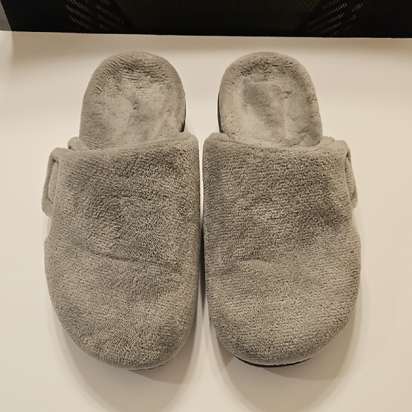 Vionic | Shoes | Vionic Gemma Cozy Gray Slippers Size 9 | Poshmark